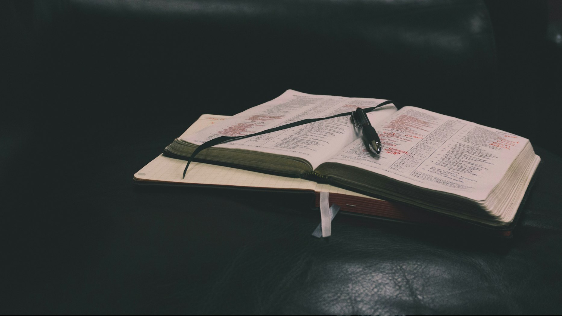 Do You Read the Bible Like a Nonbeliever? | Desiring God